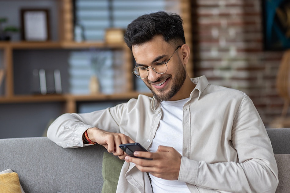 eight mobile plans review Singapore | WhistleOut